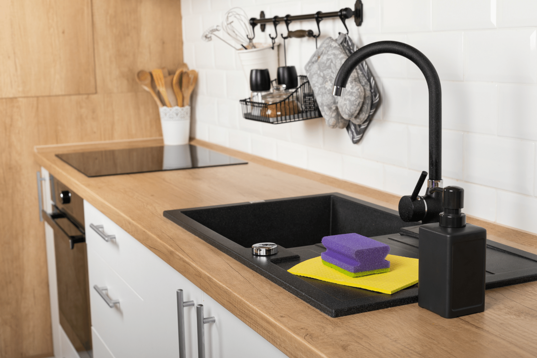 Best Eco-Friendly Cleaning Tools For Your Kitchen - Ecosguide